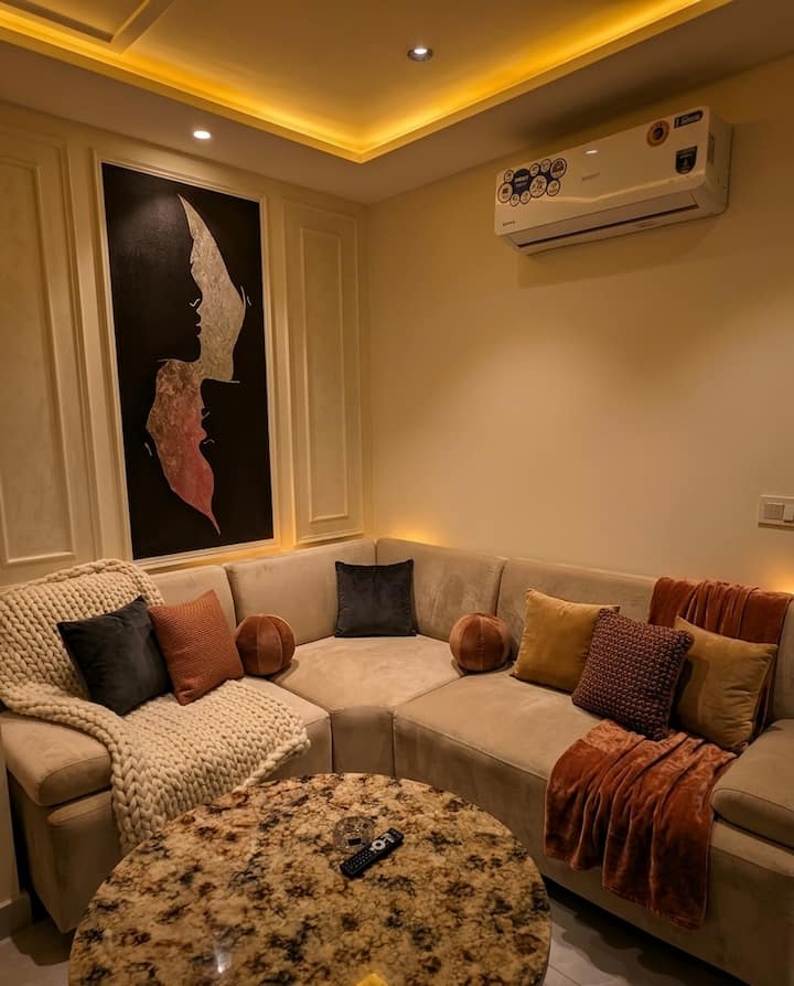 Icòn| 1 Bhk | Self Check-in | Gulberg |Mm Alam - ラホール
