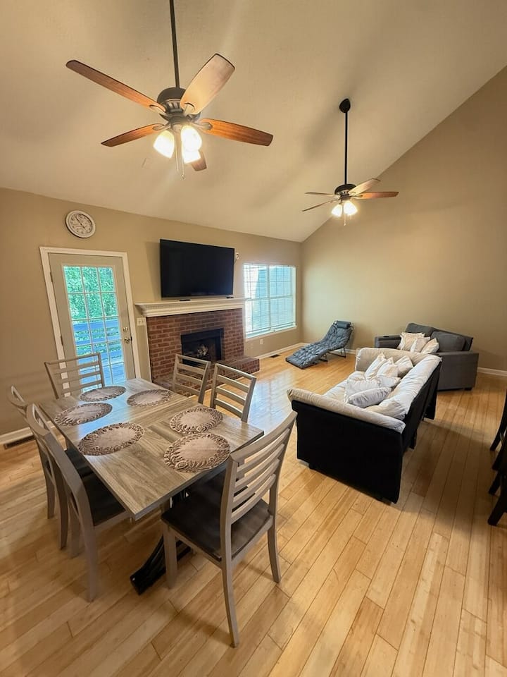 Cozy Townhome In Marietta - Marietta, GA