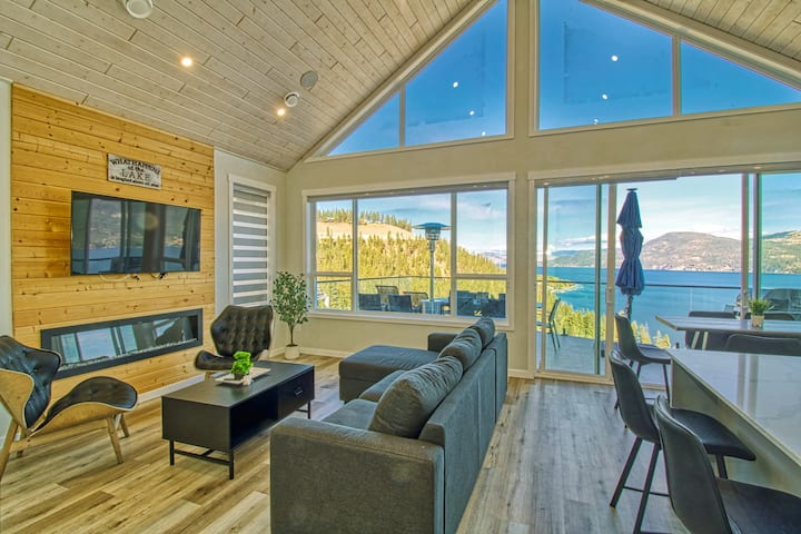New Home With Tremendous Views - Lake Country