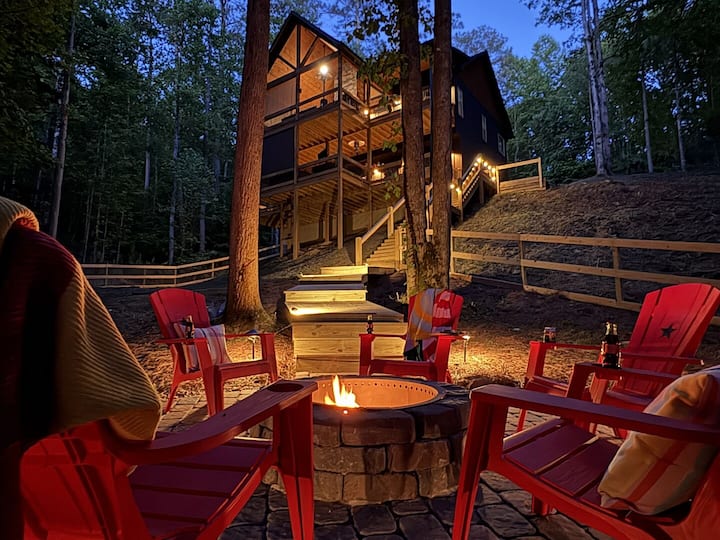 Windy Creek Cabin | Hot Tub & Game Room - Ellijay