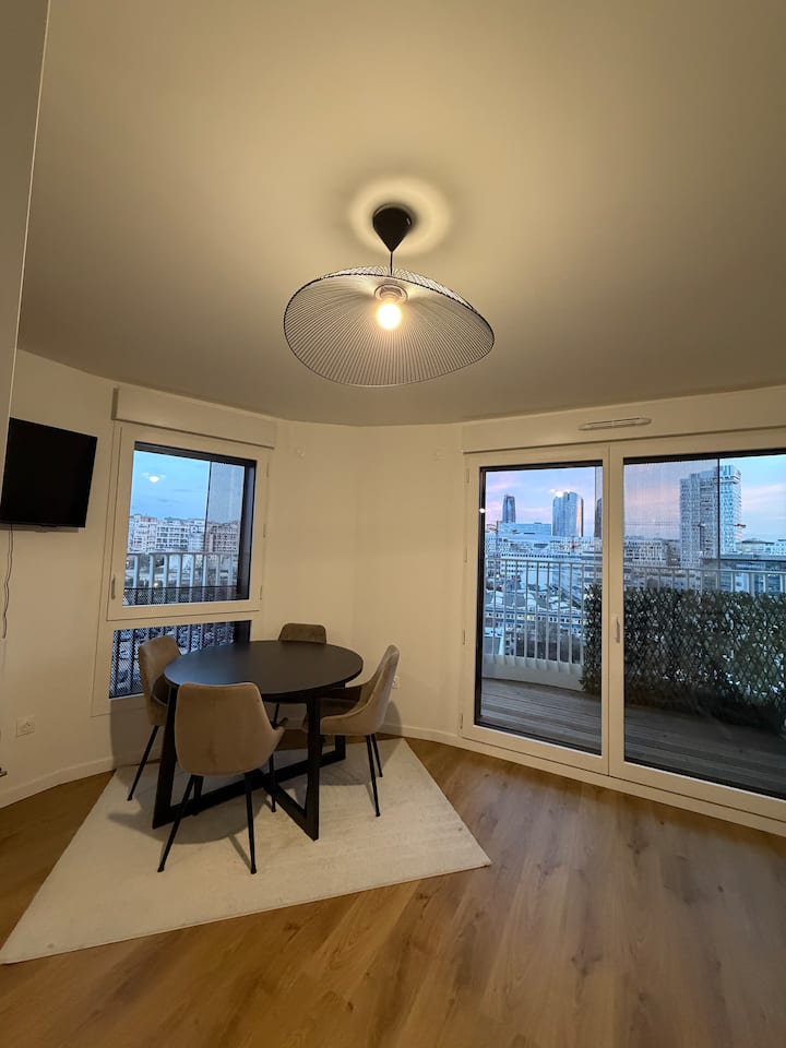 Duplex Idéalement Situé La Défense / Proche Paris. - Nanterre