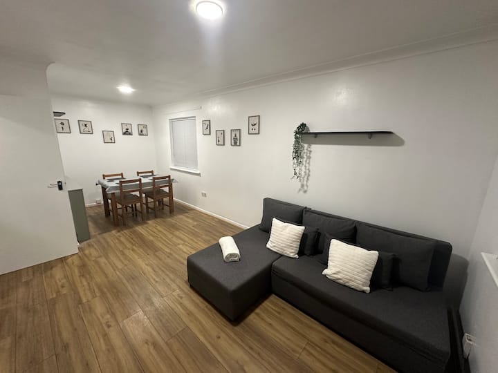 Private Spacious 1bed Apartment Close To Town. - Crawley