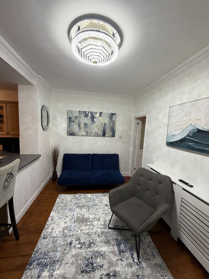 Barking 3br House | Parking & Fast Wifi - Ilford