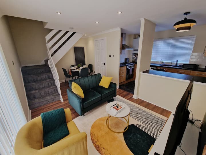 Modern 2-bedroom | Parking | Hunsbury, Northampton - Northampton