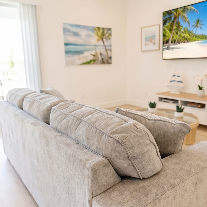 Golf Course Living At Its Best | 3br Luxury Stay - Punta Gorda, FL
