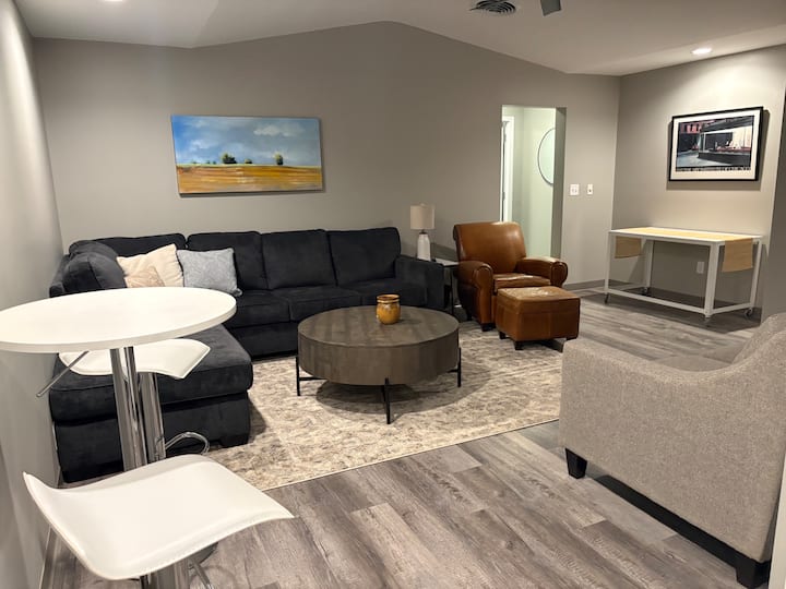 Downtown Cozy Retreat - Elkhart, IN