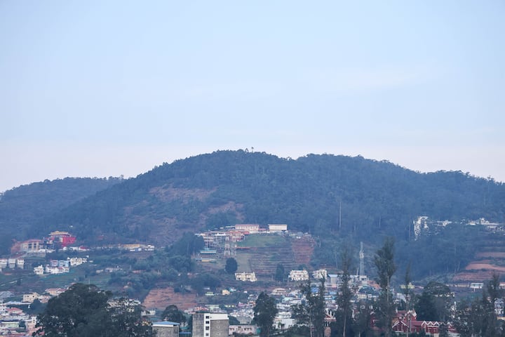 Shivvs 3bhk Villa: Stunning Dodabetta Hill View - Ooty