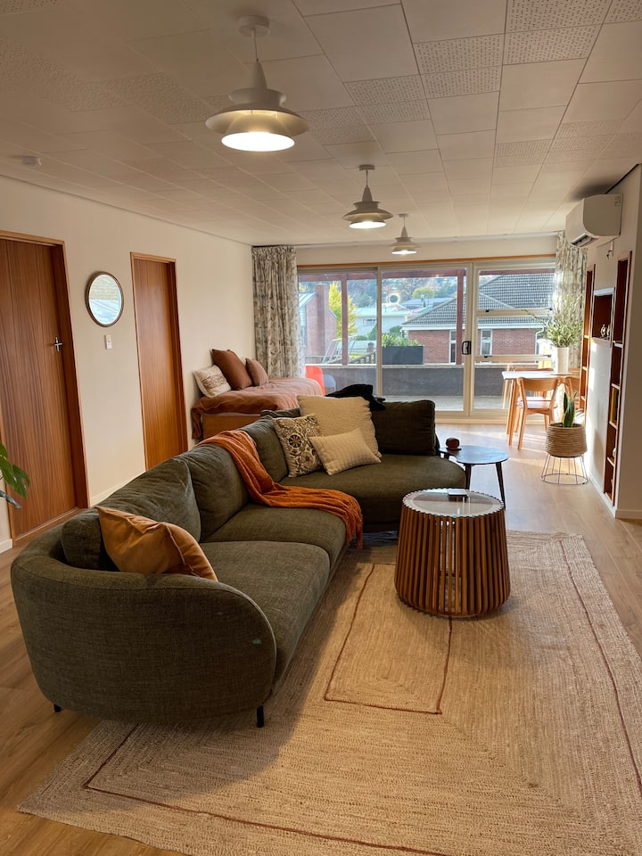 Retro Central Gore Apartment+balcony, Bbq, Garage - Gore
