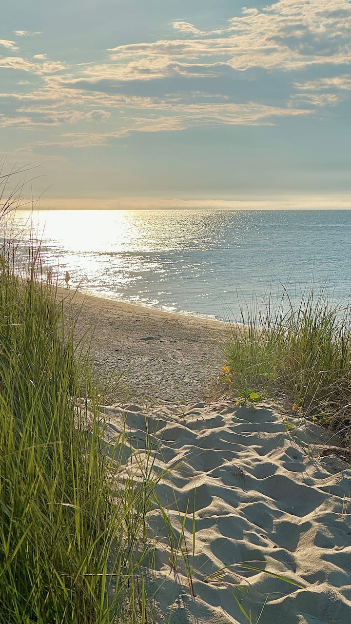 Walk To The Beach! Quick Bike Ride To Town! 3br/2b - Nantucket, MA