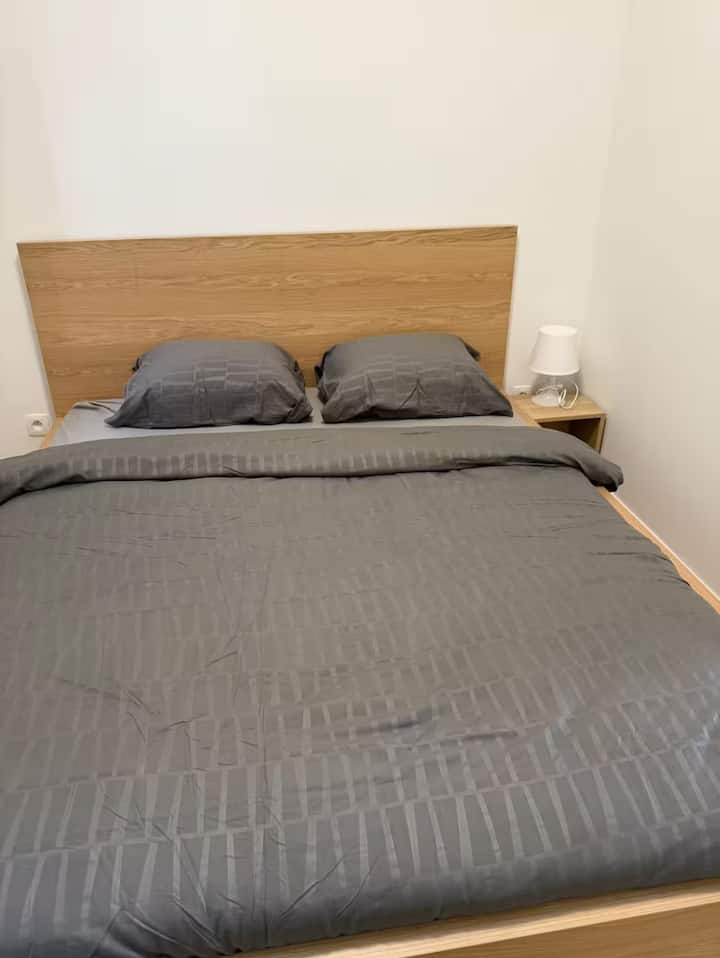 Bright Modern 1br Apt + Sofa Bed In Heart Of Liège - Lieja