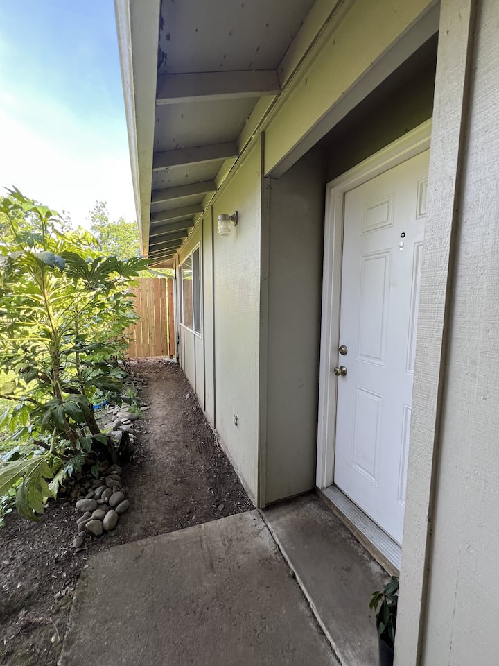 Weekend Crash Pad – Bring-your-own Adventure - Eugene, OR