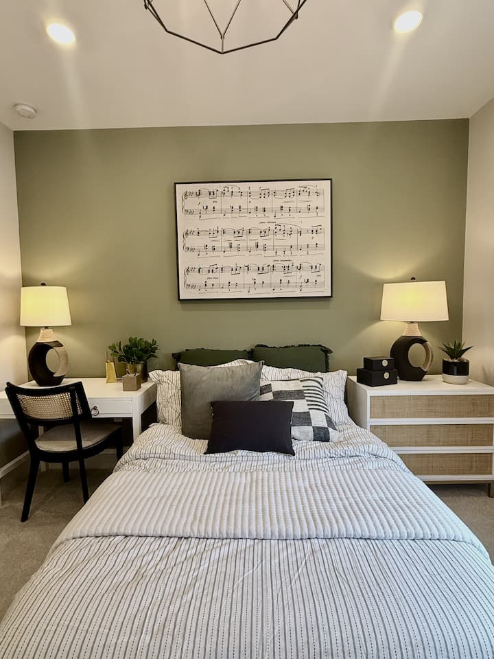 Harmony Suite - Stylish And Comfortable - Irvine, CA