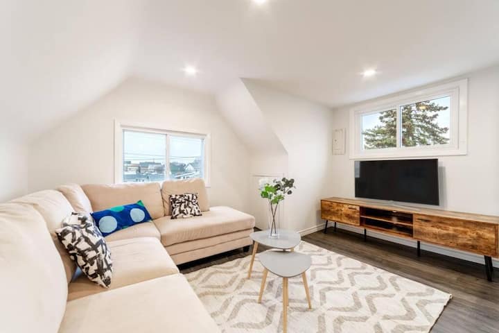 2 Bdrm Unit Close To All Attractions In Welland - Welland