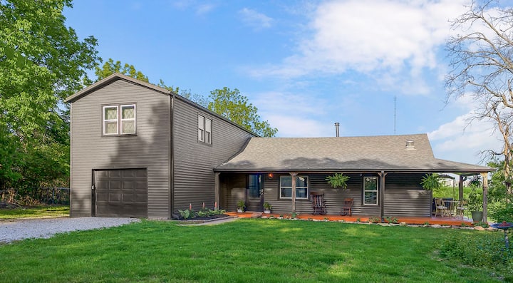 Fifa Retreat. Private Oasis W/ Pool & Acerage. - Lee's Summit, MO