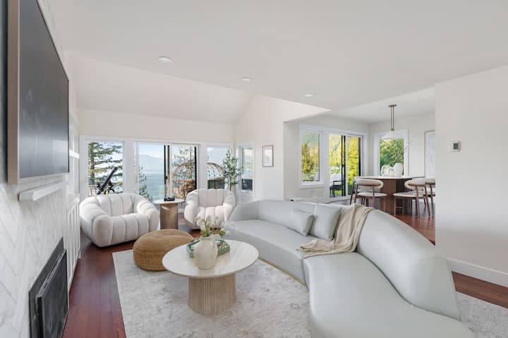 Ocean View Luxury Retreat In West Vancouver - Canada