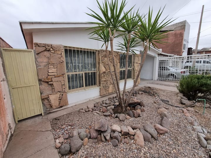 Casa Espaciosa, Tranquila Y Con Estacionamiento. - Chihuahua