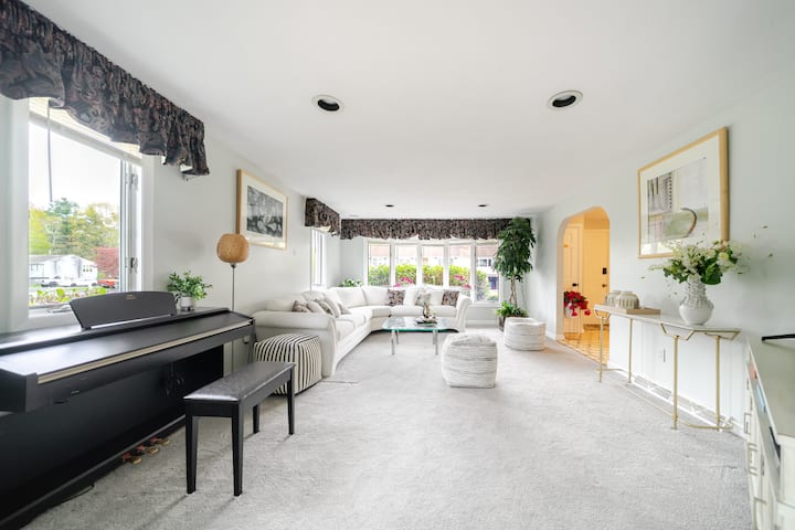Luxury 6br Single House Family Retreat•parking 35 - Brockton, MA