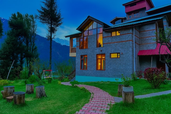 4 Bedrooms Independent Luxury Villa With Big Lawn - Manali
