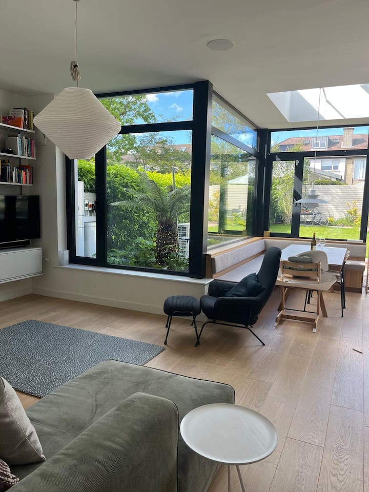 Modern Family Home Leafy Suburb Ideally Connected - Dublin