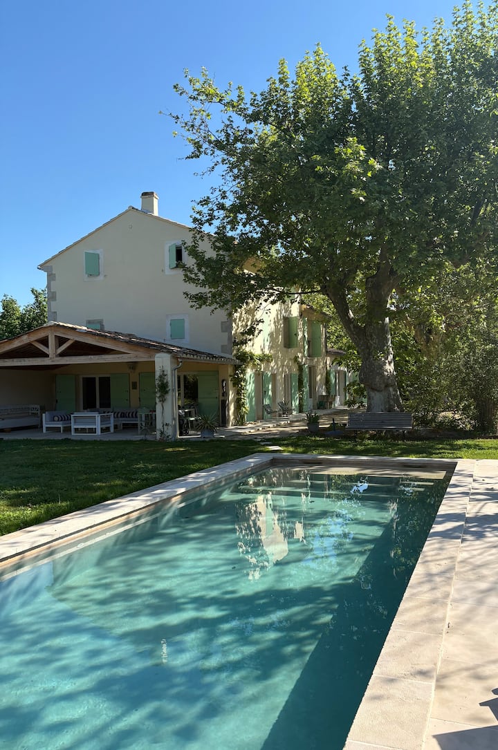 Spacious Provençal Villa  Private Pool Sleeps 10 - Avignon