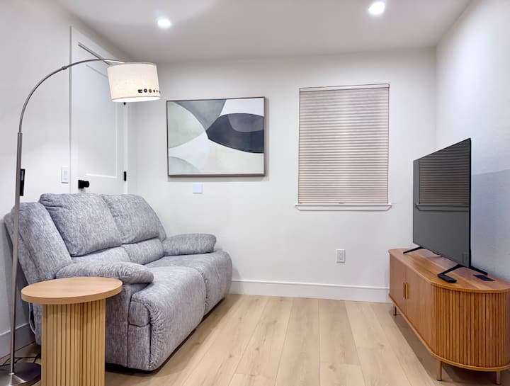 Cozy Studio W/ Private Baths & Private Entrance - Cunningham Lake, CA
