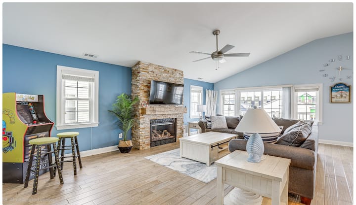 4 Bedroom 2 Bath Condo - 2 Blocks From Beach! - Stone Harbor, NJ