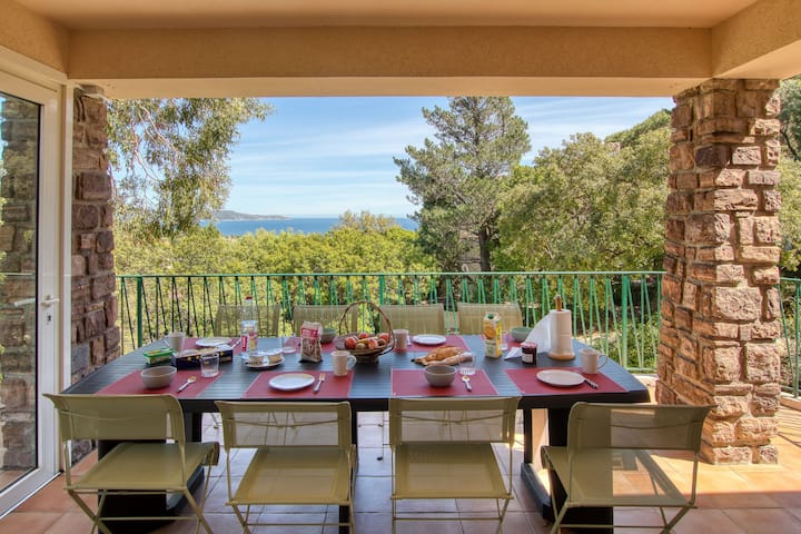Villa Cavalaire-sur-mer / Golfe De Saint-tropez - Hyères