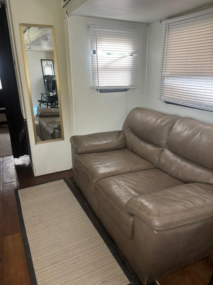 Cozy Rv Near Spacex Boca Chica | Sleeps 4 - Brownsville, TX