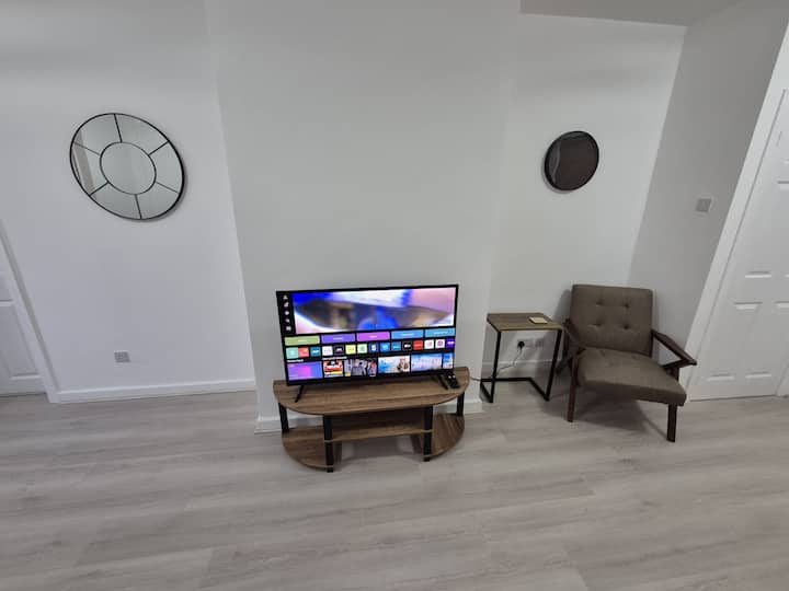 Wigan 3 Bed, 1.5 Baths Close To Amenities. - Higher End - Greater Manchester