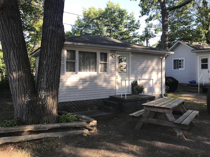 Medium Cottage, 2 Min Walk To Beach, Bcc #3 - Ontario