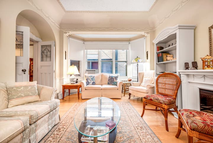 Heritage Home | King Bed, Parking, Office, Balcony - Ottawa