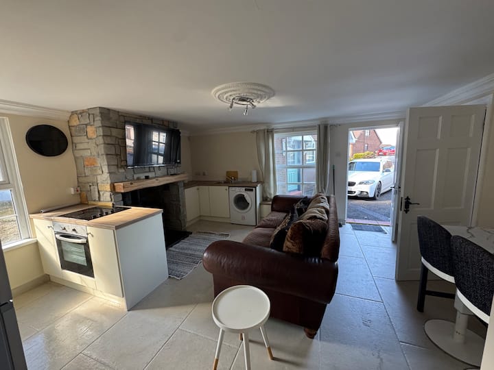 Stylish Converted Garage 3
Miles From City Centre - 德里