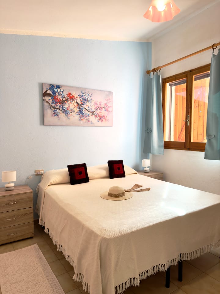 Private Garden & Patio • 5 Min From The Beach - Solanas