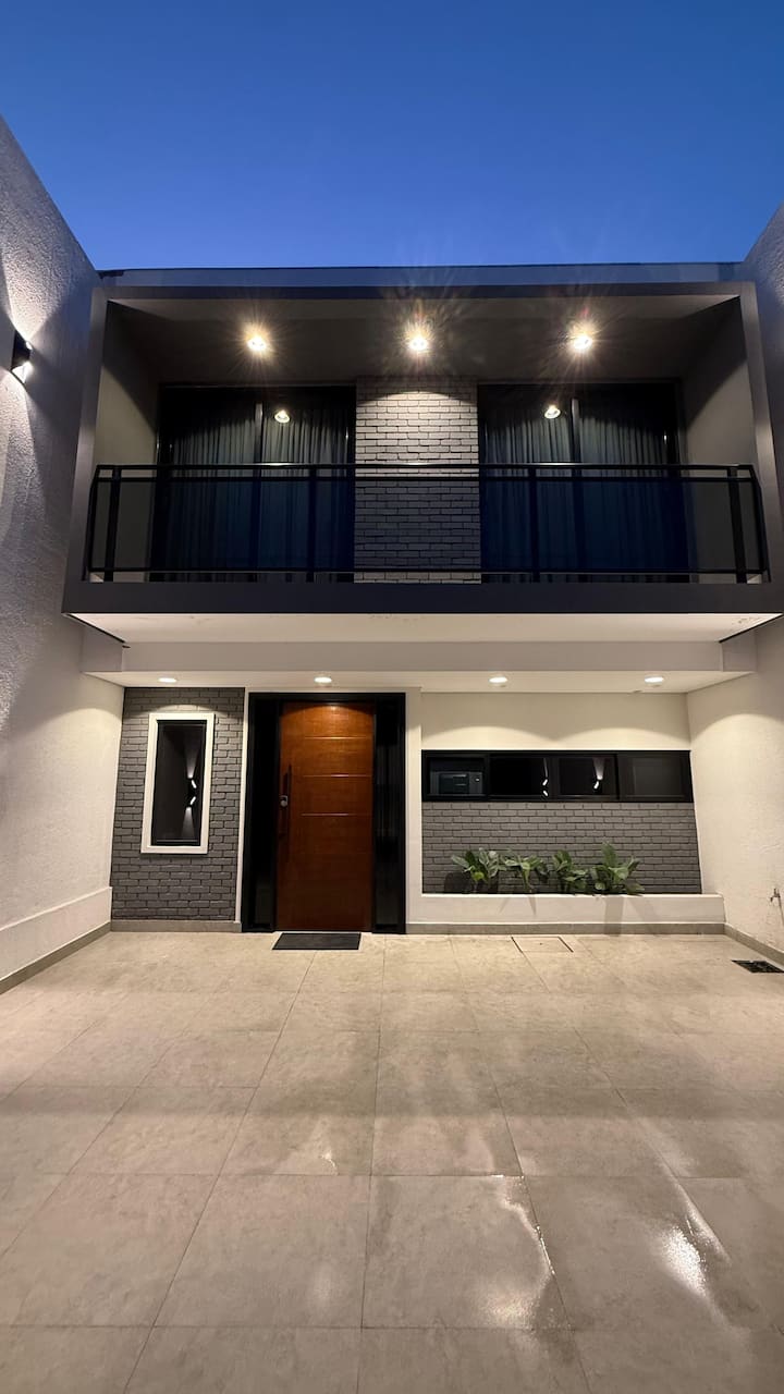 Prestige A: 3br Duplex W/private Pool, Bbq &Garage - Paraguay