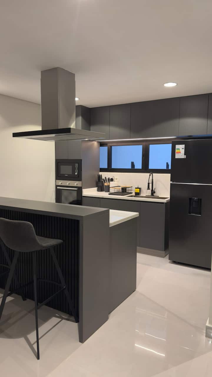 Prestige A: 3br Duplex W/private Pool, Bbq &Garage - Asunción