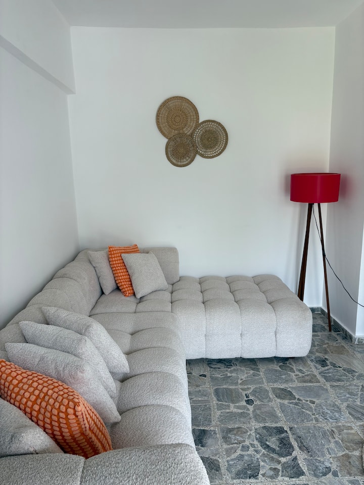 Spacious Holiday Flat For Rent In Central Kyrenia - Girne