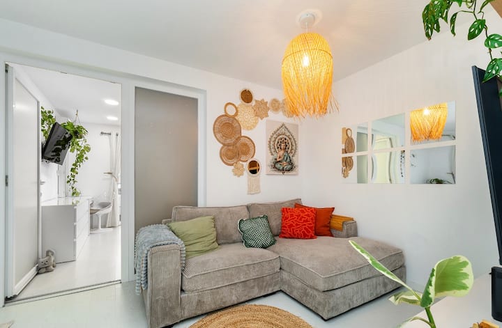 Modern 2br Apt • Balcony • Ac • 15 Min To Cascais - Rio de Mouro