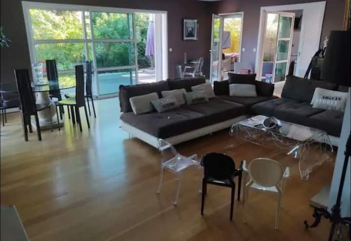 Villa ,Proche Bx,10 P.,piscine - Bordeaux