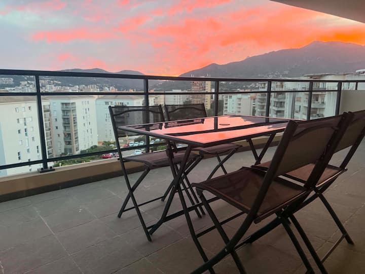 T2 Moderne Ajaccio Vue Mer Terrasse - Ajaccio