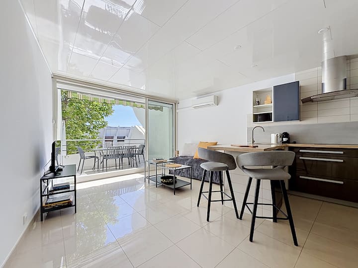 Plage à 200m Spacieux T3 Avec Terrasse & Parking - La Grande-Motte