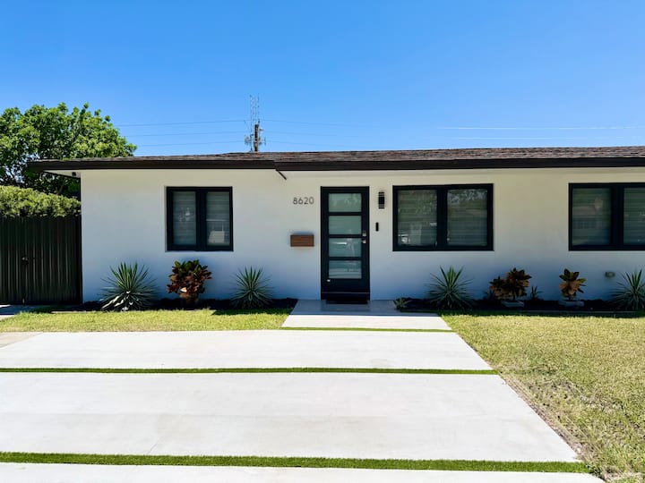 Cozy Two Bedroom Miami Home. - Kendall, FL