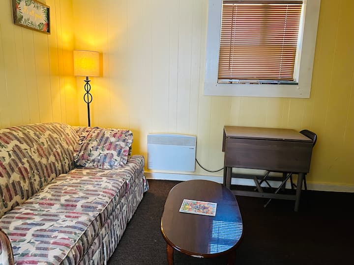 Cottage For Travel Nurses Or Short Term Workers - Beaumont, TX