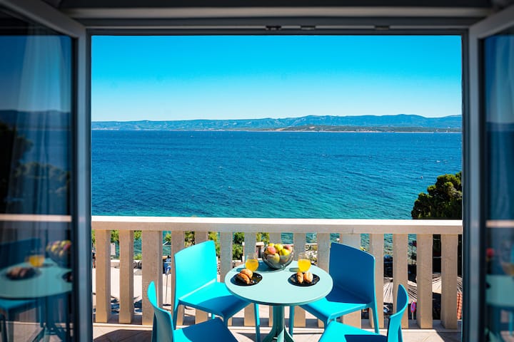 Bright Sea View Studio Near Beach & Pool - Bol