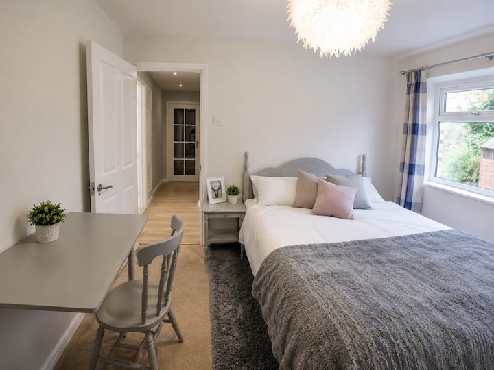 Quiet Garden Room | Double Or Twin - Newbury