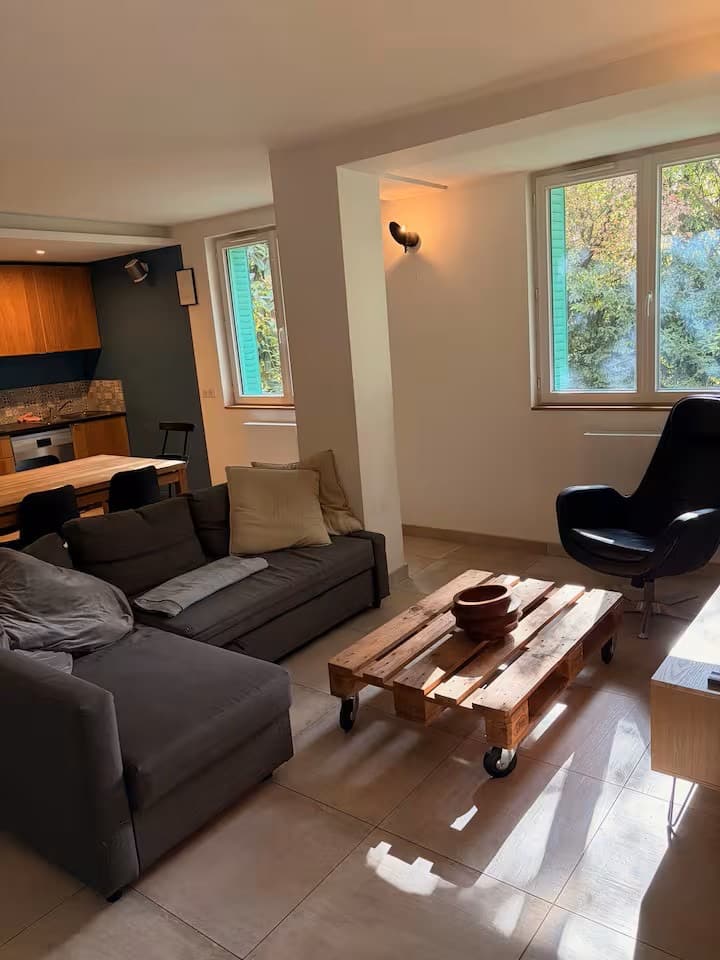 Maison En Forêt En Pleine Ville - Lyon