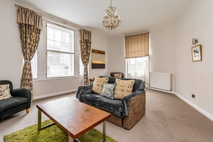 City Centre Apartment - Sunshine On Leith Street - Edinburgh