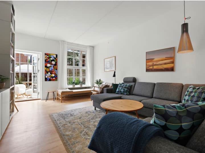 Home Near The Sea  Private Courtyard & Parking - Aarhus