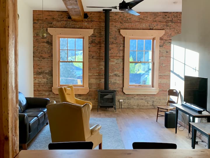 Historic Downtown Appartment | Fully Renovated - Fernie
