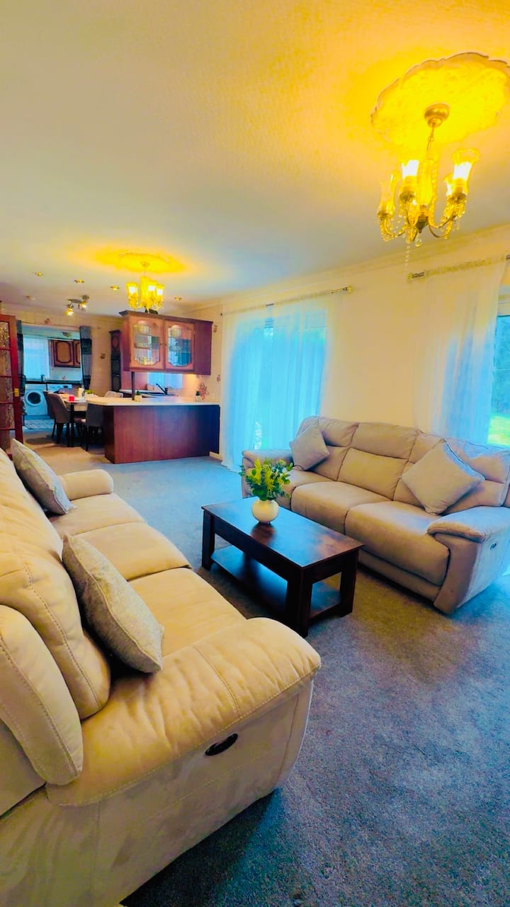* Premium Long Stay House | Families & Contractors - Nottingham