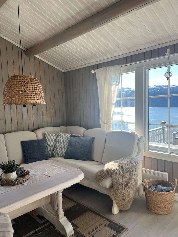 Koselig Hytte Ved Fjorden - Norway